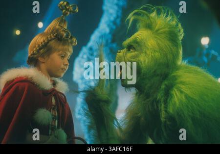 TAYLOR MOMSEN in HOW THE GRINCH STOLE CHRISTMAS (2000), directed by RON ...