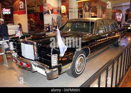 President Ronald Reagan - a 1972 Lincoln Parade Limousine was used by ...