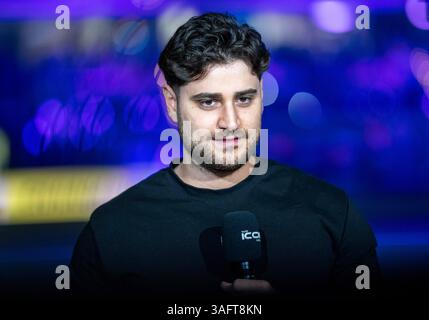 Elias Nerlich ( Streamer, Creator bekannt auch als Eligella oder ...