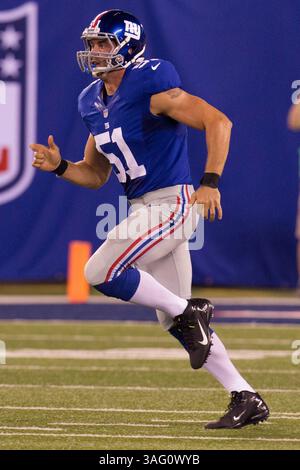 New York Giants long snapper Casey Kreiter (59) warms up before an NFL ...