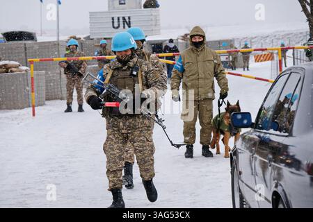 Training and special military exercises of the UN peacekeeping ...