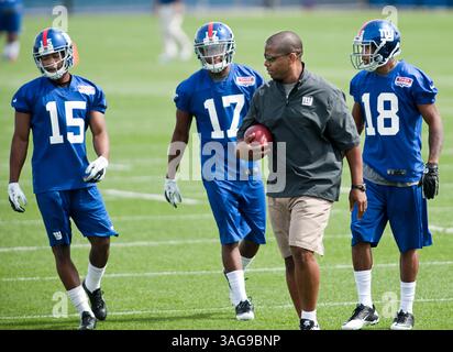New York Giants secondary coach Marquand Manuel coaches against the Las ...