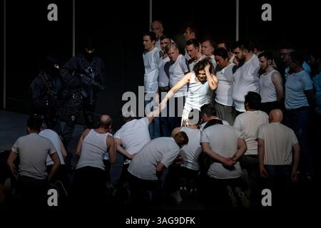 SALZBURGER OSTERFESTSPIELE - Thomas ATKINS als FuÌˆrst Andrej ...