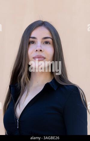 Isa Brunelli Poses portrait session 'Un Funeral de Locos', at Casa de ...