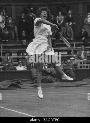 Tennis championships at Wimbledon . Mrs Bundy in play . 29 May 1929 ...
