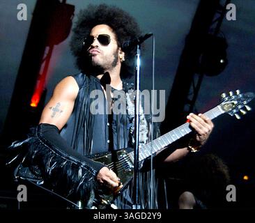 Aug 05, 2002; Mansfield , Massachusetts, USA; Musician LENNY KRAVITZ ...