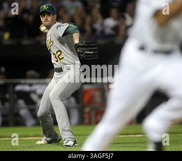 Chicago White Sox pitcher Brandon Eisert (53) throws against the ...