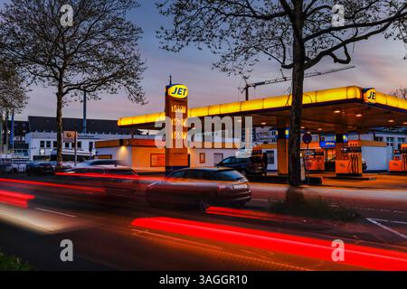 Cologne, Germany. 08th Apr, 2025. Prices for fuel are displayed at a ...