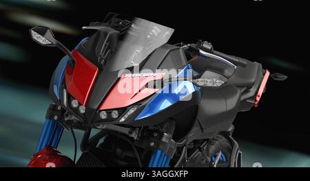 Yamaha NIKEN-Revolutionary Leaning Multi-Wheel Chassis Stock Photo - Alamy