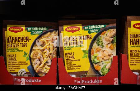 Maggi s Haehnchen-Spaetzle dish package, illustrating a tasty meal ...
