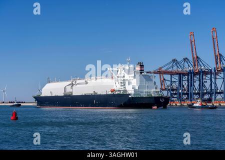 LNG Tanker Bushu Maru, fährt unter der Flagge der Bahamas ...