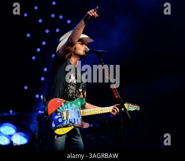 Sep. 28, 2012 - Tampa, Florida, U.S. - Country singer BRAD PAISLEY ...