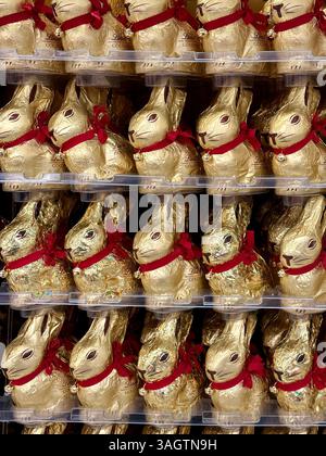 golden Lindt chocolate easter bunnies in a supermarket Stock Photo - Alamy