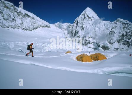 May 19, 2000 - Mount Everest, Nepal - Trekkers and their tents at Camp ...