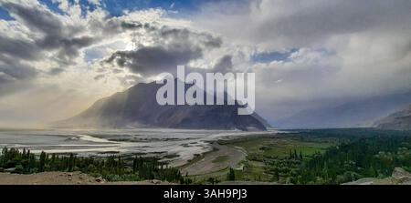 Golden sunset over the Indus River basin in Shigar, Gilgit-Baltistan ...