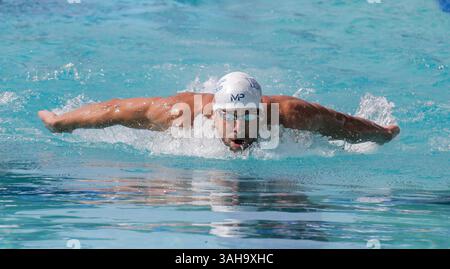Jun 21, 2015 Santa Clara, CA : Ben Colley lead win the 200 Meter ...