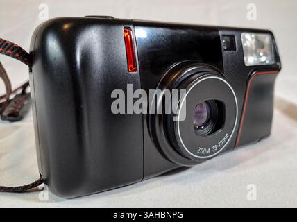 Retro analogue 35mm film camera Stock Photo - Alamy