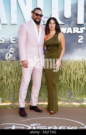Jason Momoa and Adria Arjona arrive for a Supergirl fan event at ...