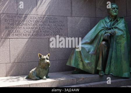 Franklin Delano Roosevelt and his dog Fala statue, FDR Memorial ...