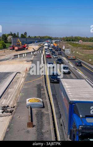Autobahnbaustelle, die A57 wird auf dem Abschnitt zwischen dem ...