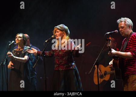 Glasgow Scotland. 18th January 2018. Eddi Reader, Scottish singer ...