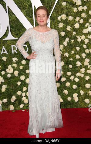 Jennifer Ehle attends the 71st Annual Tony Awards on June 11, 2017 at ...