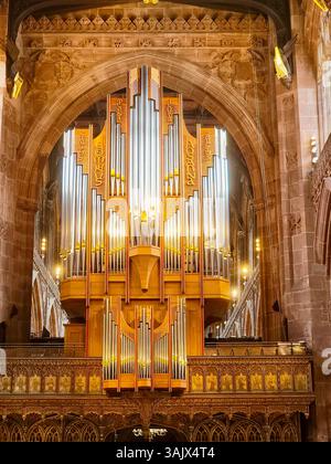 Manchester Cathedral shot in daylight Stock Photo - Alamy