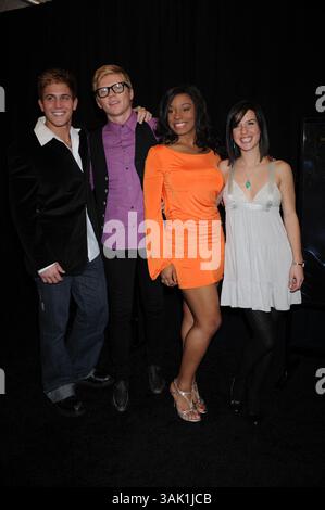 The new cast of MTV's 'The Real World: Brooklyn' are filmed shopping ...