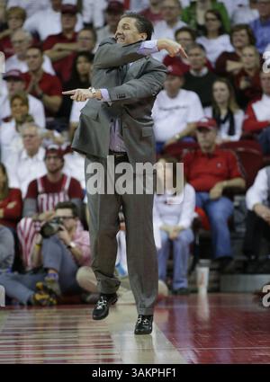 Arkansas head coach John Calipari instructs his team against Memphis ...