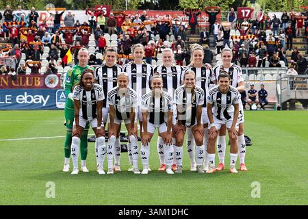 Juventus women line up during the Italian Women Super Cup match between ...