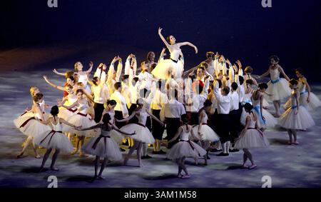 Members of the Bolshoi and Marlinski ballet companies take part in the ...