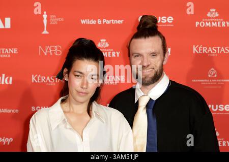 Alina Süggeler und Andreas Weizel von Frida Gold bei der 28. Verleihung ...