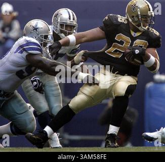 Dallas Cowboys running back Deuce Vaughn (42) carries the ball during a ...