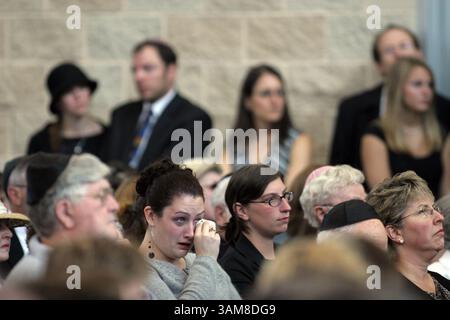Hundreds packed the Temple B'nai Torah in Bellevue, Washington, to ...