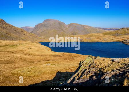 Sprinkling Tarn, Great Gable and Green Gable in the Lake Dsitrict ...