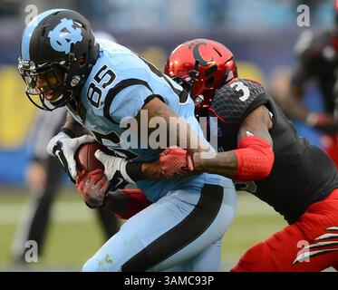 North Carolina tight end Eric Ebron runs the 40-yard dash at the NFL ...