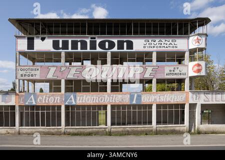 Reims-Gueux former Formula One circuit pit lane with start and finish ...