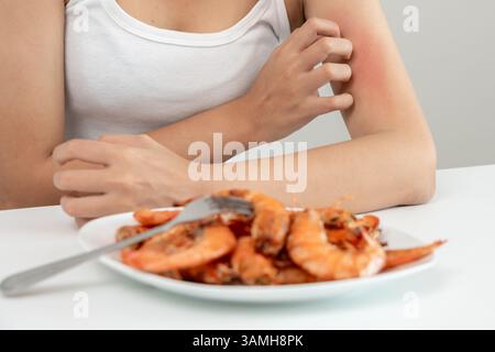 food allergies, women have reactions itching and redness after eating ...