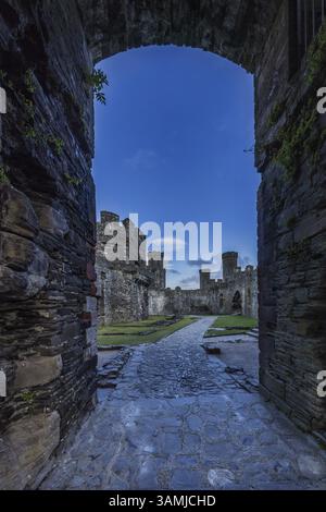 Conwy Castle, view through the arch of the entrance gate into the inner ...