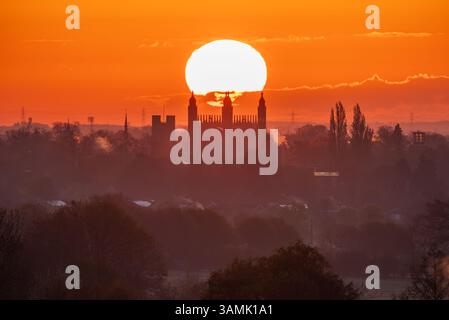 Sunrise behind King's College chapel, Cambridge, UK Stock Photo - Alamy