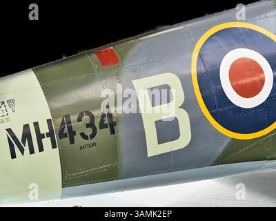 Spitfire Mk1X MH 434 fighter plane in the british Imperial War Museum ...