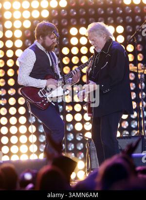 blair thornton, bachman turner overdrive, 1975 Stock Photo - Alamy