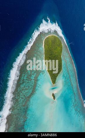 FRENCH POLYNESIA. AERIAL VIEW OF TETIAROA ATOLL. THE FAMOUS ACTOR ...