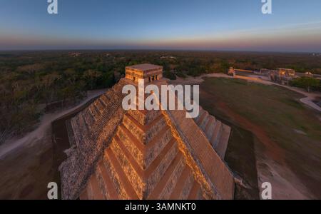 Aerial view of Maya Pyramids, Chichen Itza, Mexico Stock Photo - Alamy