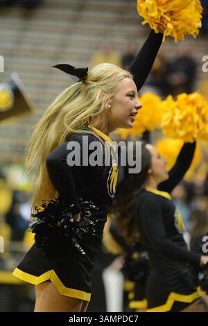 Southern Mississippi cheerleaders cheer during an NCAA football game ...