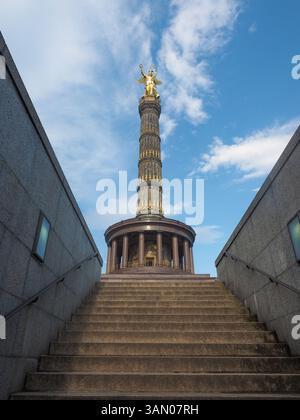 Angel statue aka Siegessaeule meaning Victory Column in Tiergarten park ...