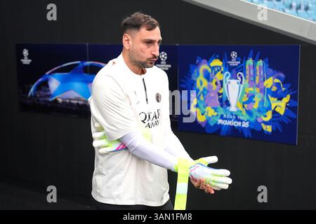 Gianluigi Donnarumma of PSG during a training session at the Camp des ...