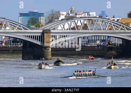 Cambridge women leading in final stretch after Barnes Bridge, Women's ...