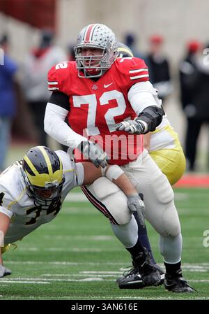 COLUMBUS, OH - NOVEMBER 22: Ohio State Buckeyes defensive lineman Zion ...