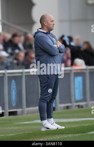 Manchester City Interim manager Nick Cushing during a training session ...